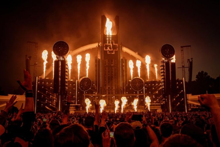 Rammstein live » Die spektakulärsten Bühnenshows und Pyrotechnik